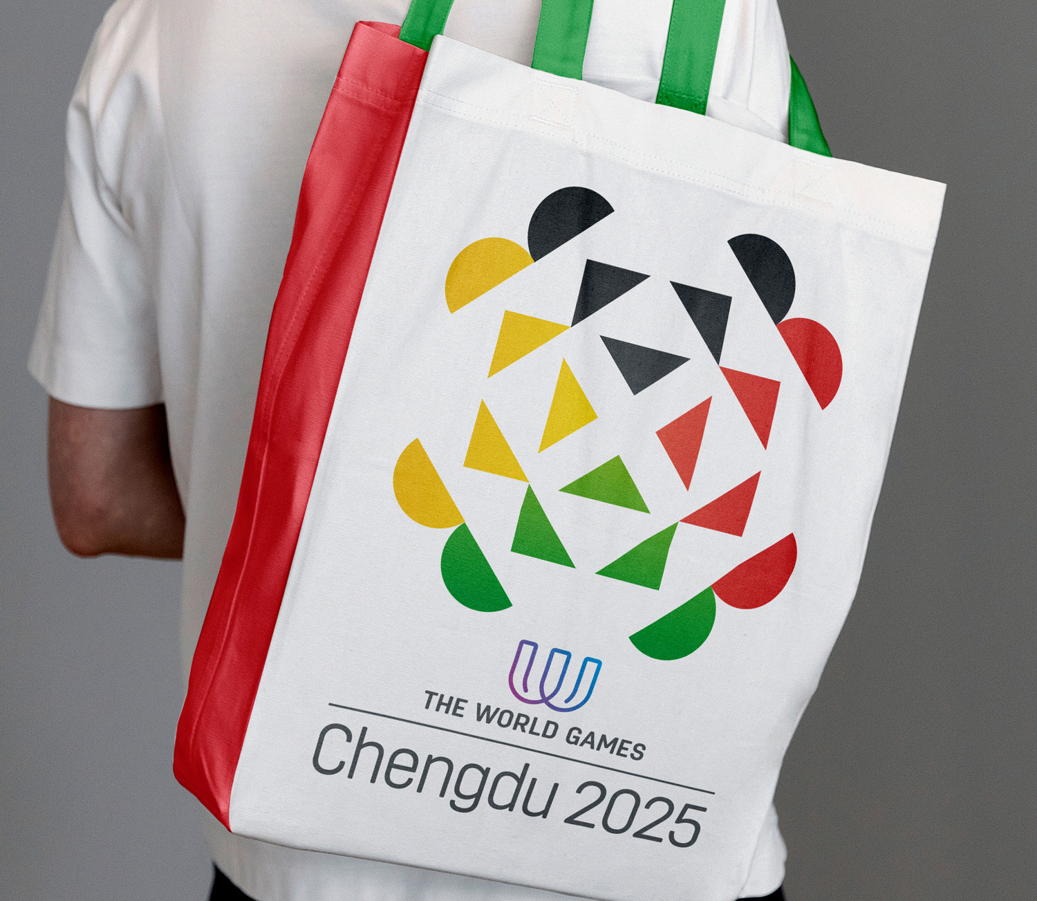 John Fairley signe le logo de The World Games 2025 - Etapes